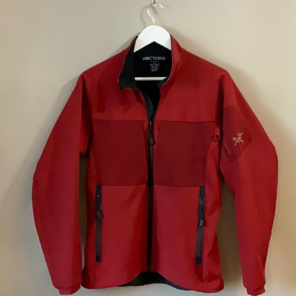 Arc'teryx | Jackets & Coats | Arcteryx Womans Wind Jacket Red | Poshmark